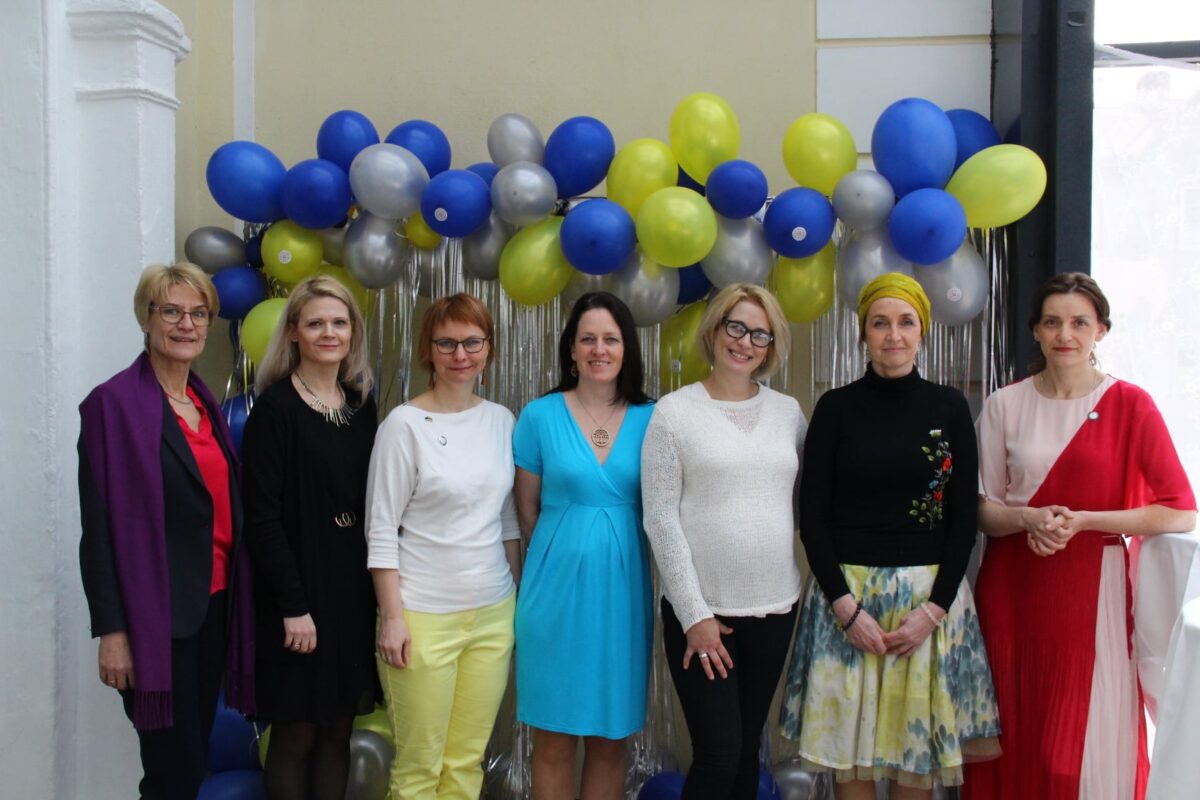 Juhatus - Eesti Ämmaemandate Ühing